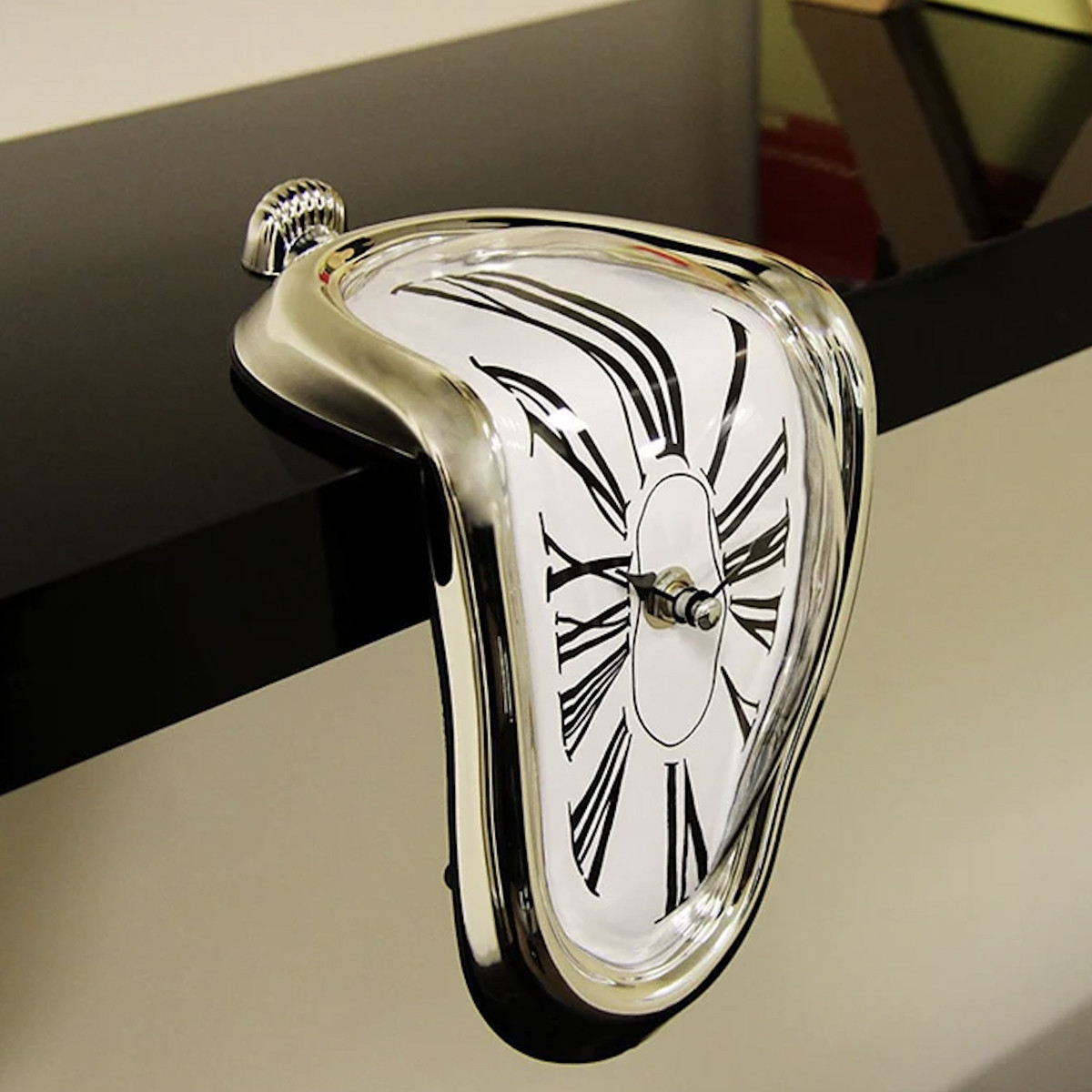 Horloge Molle Façon Dali - Un Chef-d'œuvre Surréaliste pour Votre ...